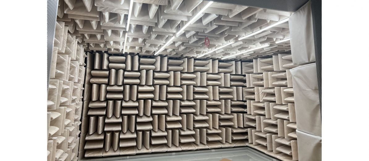 Low-reflection half-room - G+H Group